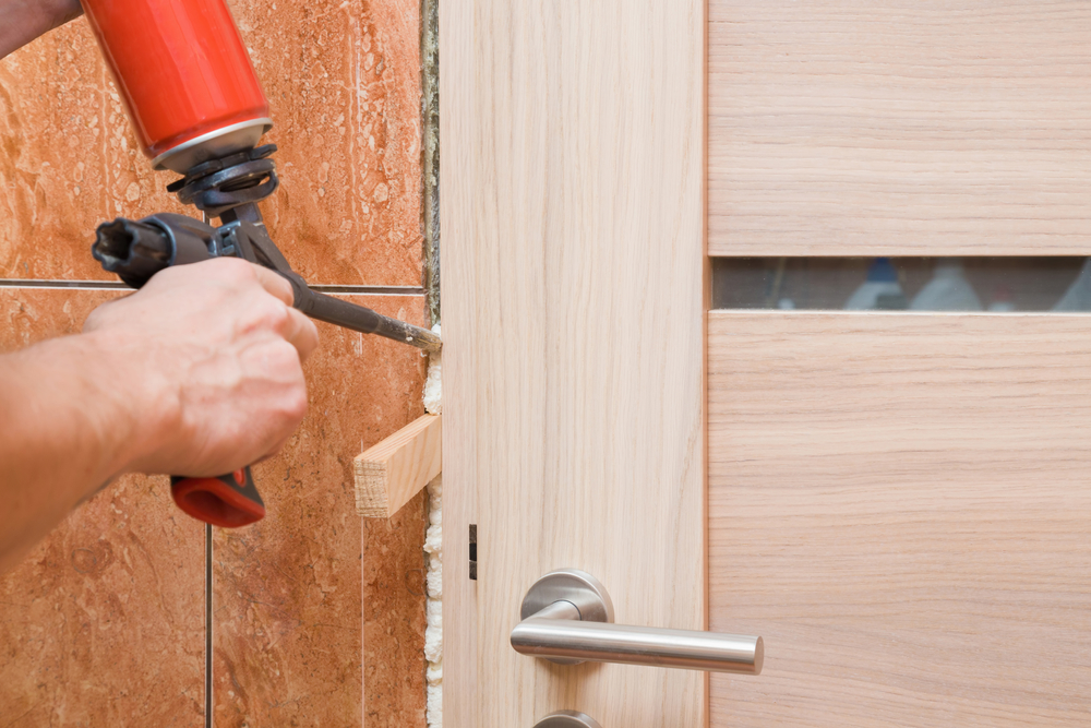 Comment isoler une porte efficacement ? Guide complet - monEquerre.fr Comment isoler une porte efficacement ? Guide complet - monEquerre.fr