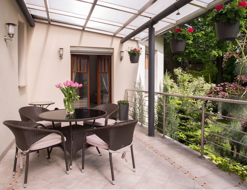 Transformer un balcon en véranda : notre guide et photos - monEquerre.fr