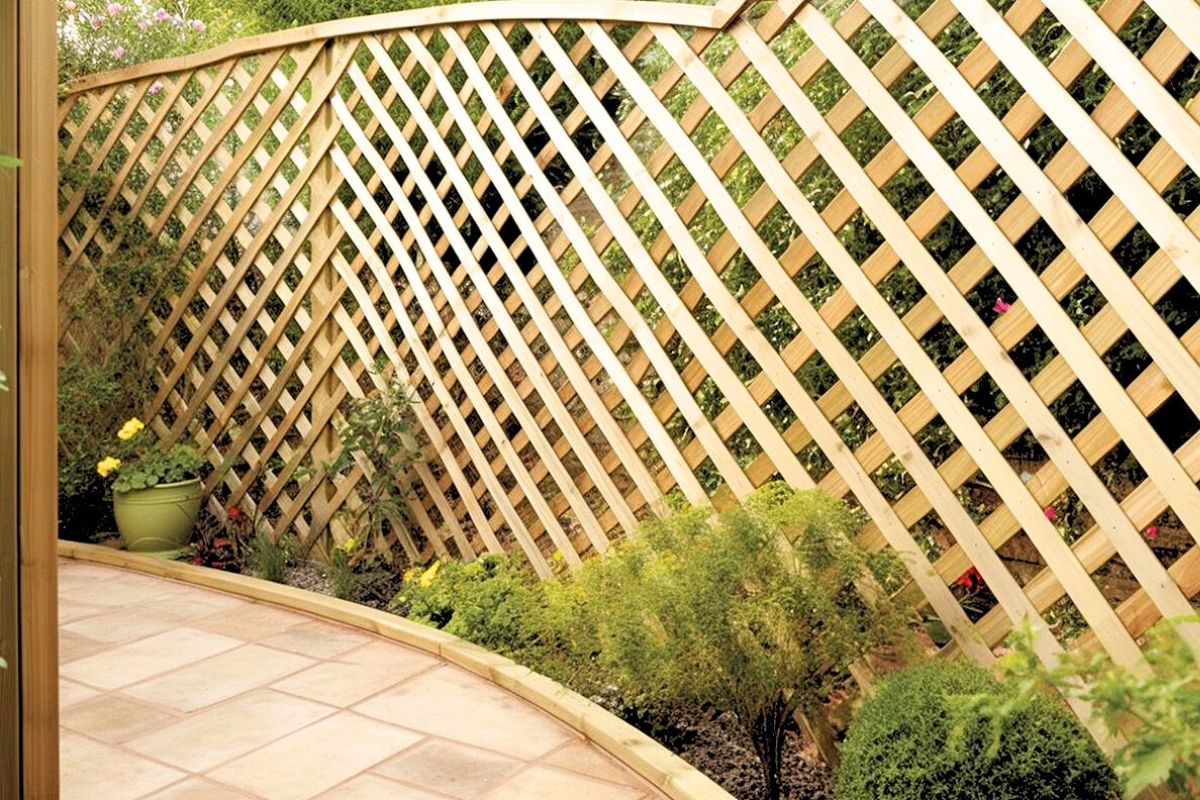 10 idées de clôture en bois originale - monEquerre.fr